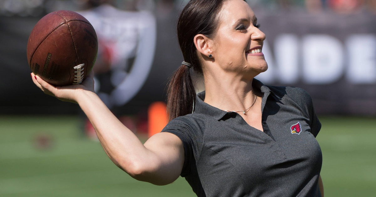 SportsBlog :: The Newk Report :: Jen Welter heroic debut