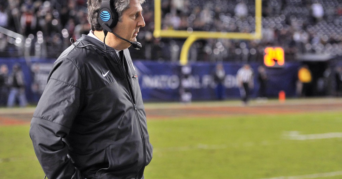 SportsBlog :: From the Obstructed Seats :: Mike Leach "Air Raids" The ...